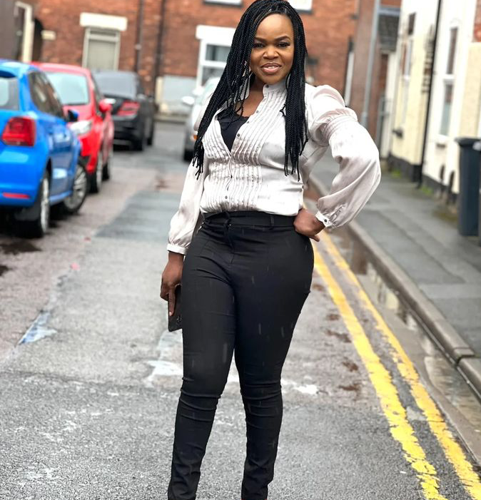 Nollywood Actress, Taiwo Aromokun celebrates birthday with Twin sister ...